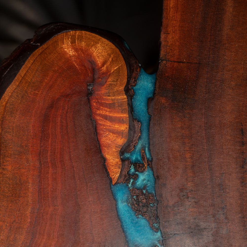 Round Mahogany Crosscut Slab Caltrop Base And Epoxy Resin