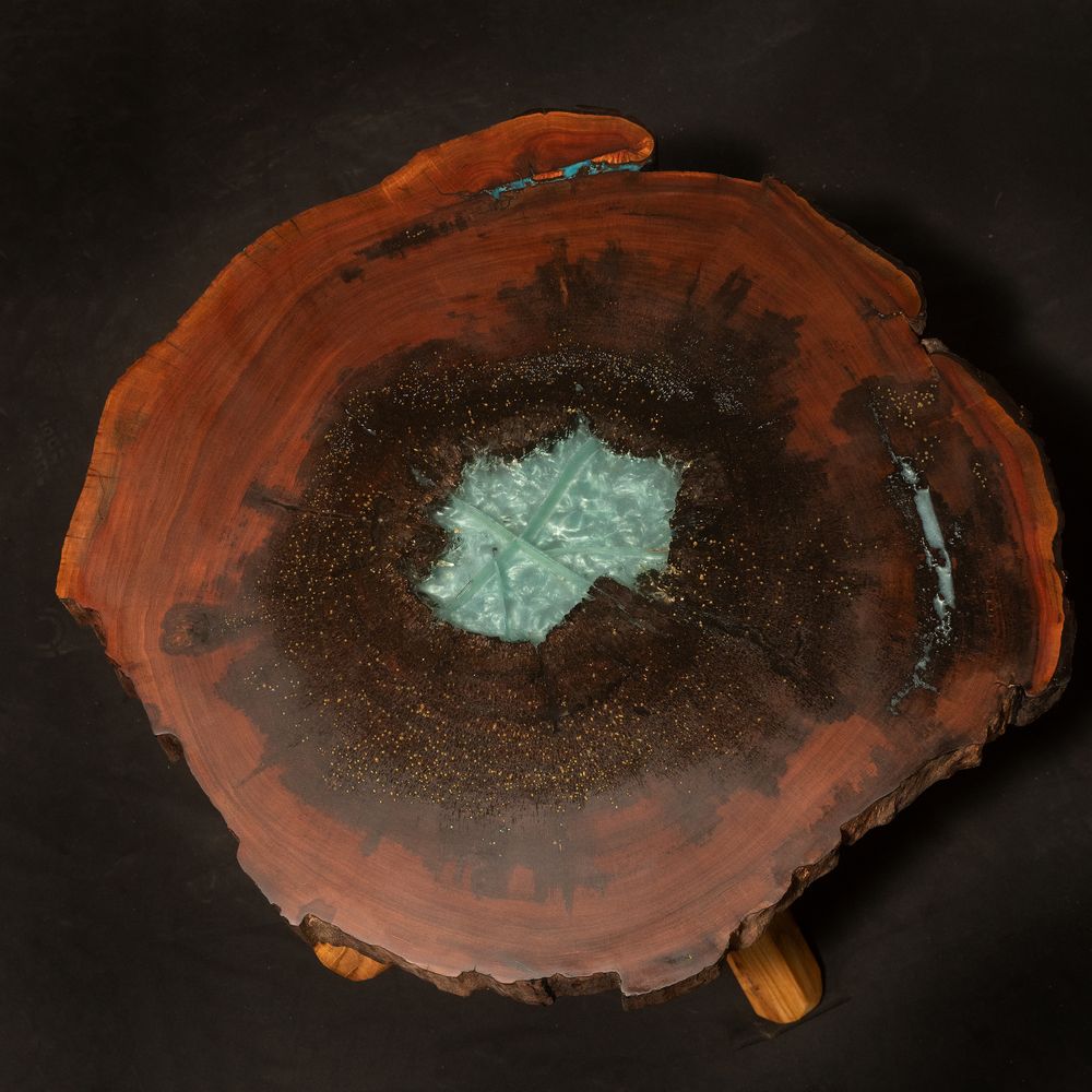 Round Mahogany Crosscut Slab Caltrop Base And Epoxy Resin