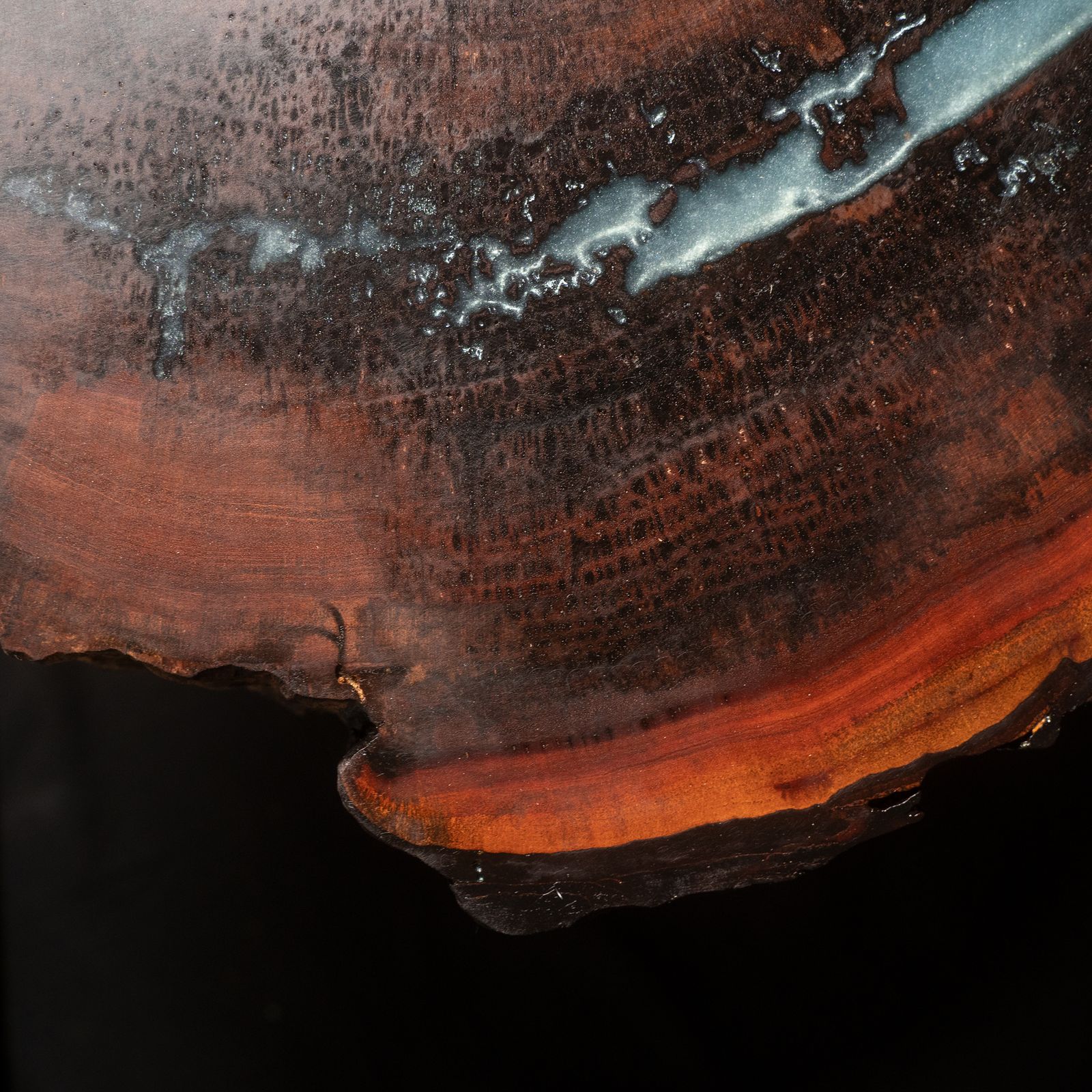 Round Mahogany Crosscut Slab Caltrop Base And Epoxy Resin